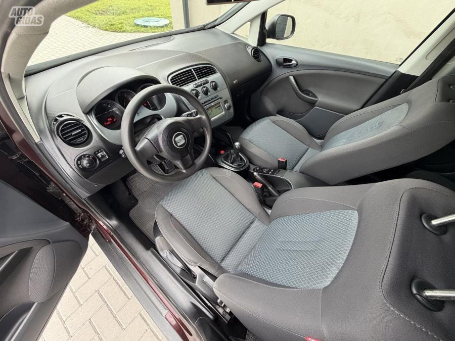 Красный Сеат Altea XL 2008 в Шяуляй, объемом двигателя 1.90 л и пробегом 316 тыс. км за 2250 €, фото 4 на AUTOMOTO.COM.LV