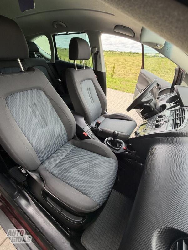 Red SEAT Altea XL 2008 in Siauliai, with an engine capacity of 1.90 L and mileage of 316 thousand km for 2250 €, photo 6 on AUTOMOTO.COM.LV