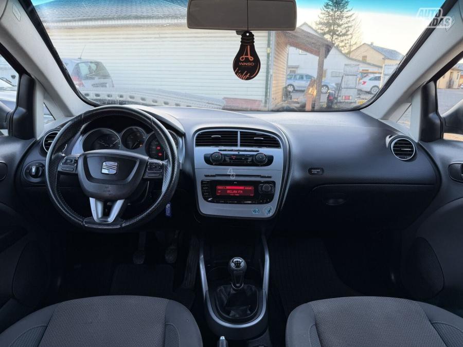 Sarkans SEAT Altea XL 2010 Kelmė, ar dzinēja tilpumu 1.90 L un nobraukumu 326 tūkst. km par 1890 €, foto 13 vietnē AUTOMOTO.COM.LV