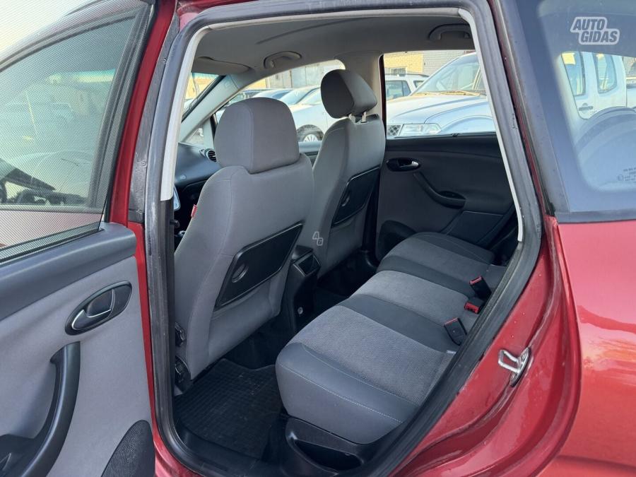 Sarkans SEAT Altea XL 2010 Kelmė, ar dzinēja tilpumu 1.90 L un nobraukumu 326 tūkst. km par 1890 €, foto 14 vietnē AUTOMOTO.COM.LV