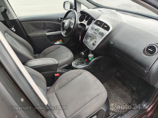 Sarkans SEAT Altea XL 2007 Tallina, ar dzinēja tilpumu 2.00 L un nobraukumu 328 tūkst. km par 2200 €, foto 8 vietnē AUTOMOTO.COM.LV