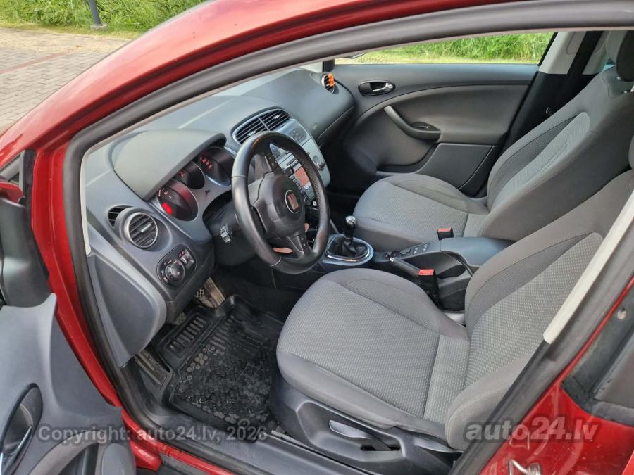 Red SEAT Altea XL 2007 in Rakvere, with an engine capacity of 1.80 L and mileage of 148 thousand km for 3000 €, photo 4 on AUTOMOTO.COM.LV