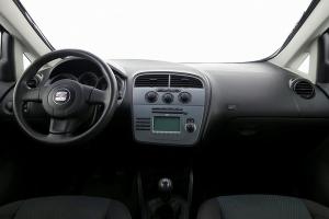Red SEAT Altea XL 2008 in Tallinn, with an engine capacity of 1.60 L and mileage of 282 thousand km for 1599 €, photo 6 on AUTOMOTO.COM.LV