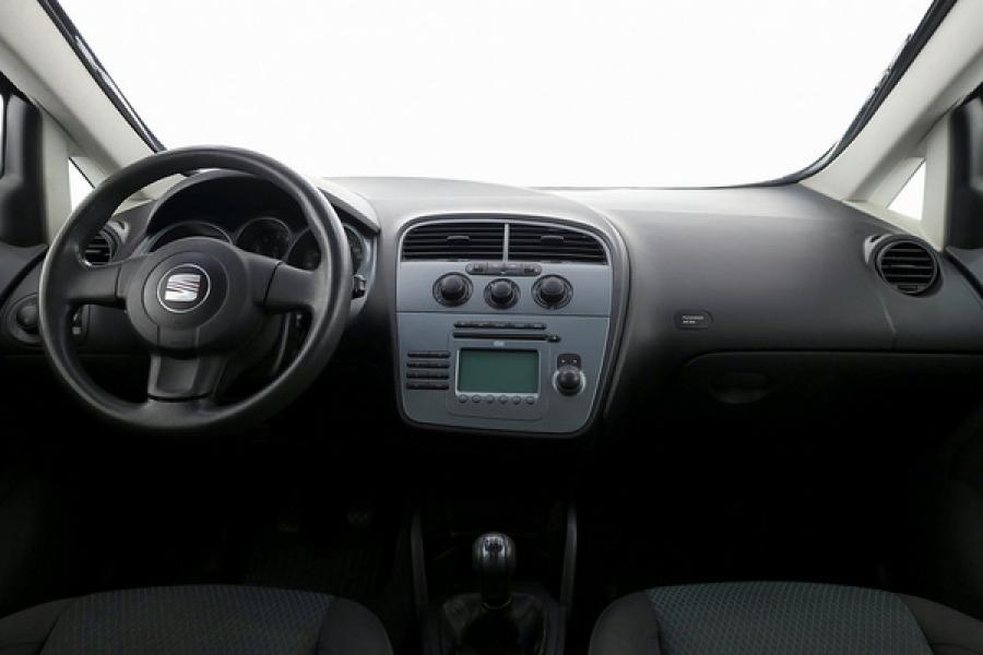Red SEAT Altea XL 2008 in Tallinn, with an engine capacity of 1.60 L and mileage of 282 thousand km for 1599 €, photo 6 on AUTOMOTO.COM.LV