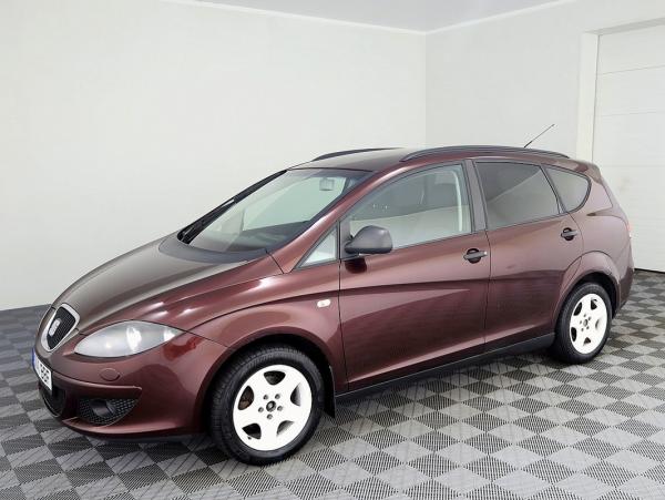 Sarkans SEAT Altea XL 2008 Tallina, ar dzinēja tilpumu 1.60 L un nobraukumu 282 tūkst. km par 1599 €, foto 9 vietnē AUTOMOTO.COM.LV