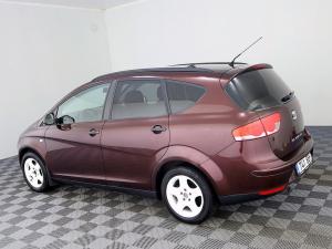 Red SEAT Altea XL 2008 in Tallinn, with an engine capacity of 1.60 L and mileage of 282 thousand km for 1599 €, photo 12 on AUTOMOTO.COM.LV