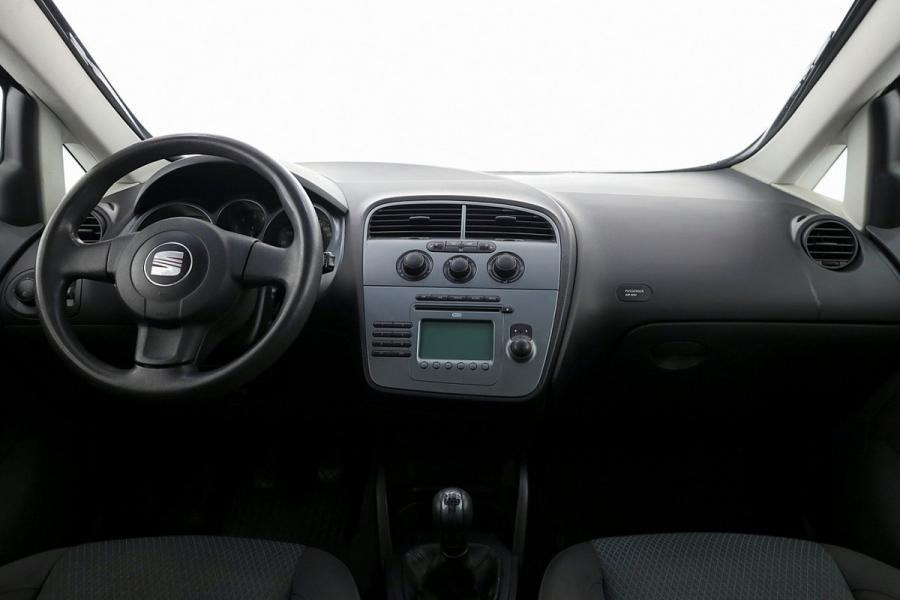 Red SEAT Altea XL 2008 in Tallinn, with an engine capacity of 1.60 L and mileage of 282 thousand km for 1599 €, photo 13 on AUTOMOTO.COM.LV