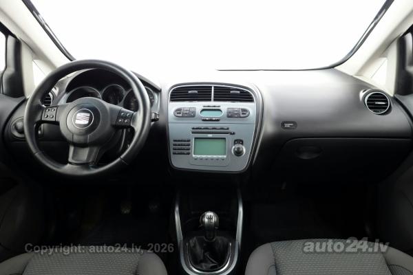 Red SEAT Altea XL 2008 in Tallinn, with an engine capacity of 1.80 L and mileage of 286 thousand km for 899 €, photo 6 on AUTOMOTO.COM.LV