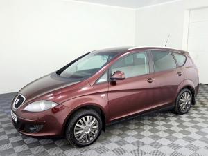 Red SEAT Altea XL 2008 in Tallinn, with an engine capacity of 1.80 L and mileage of 286 thousand km for 899 €, photo 9 on AUTOMOTO.COM.LV