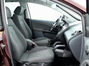 Red SEAT Altea XL 2008 in Tallinn, with an engine capacity of 1.80 L and mileage of 286 thousand km for 899 €, photo 10 on AUTOMOTO.COM.LV