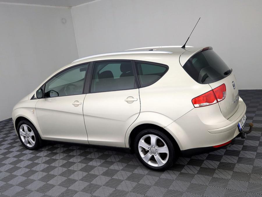 SEAT Altea XL 2007 in Tallinn, with an engine capacity of 2.00 L and mileage of 209 thousand km for 999 €, photo 5 on AUTOMOTO.COM.LV