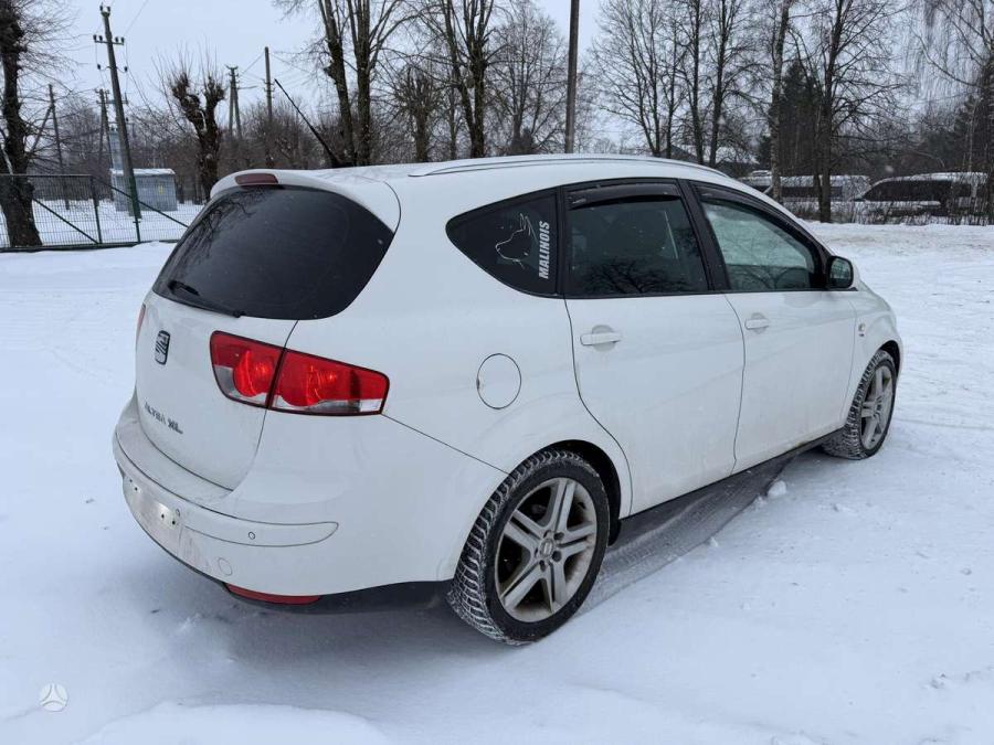 White SEAT Altea XL 2009 in Skaudvile, with an engine capacity of 1.80 L and mileage of 200 thousand km for 1850 €, photo 5 on AUTOMOTO.COM.LV