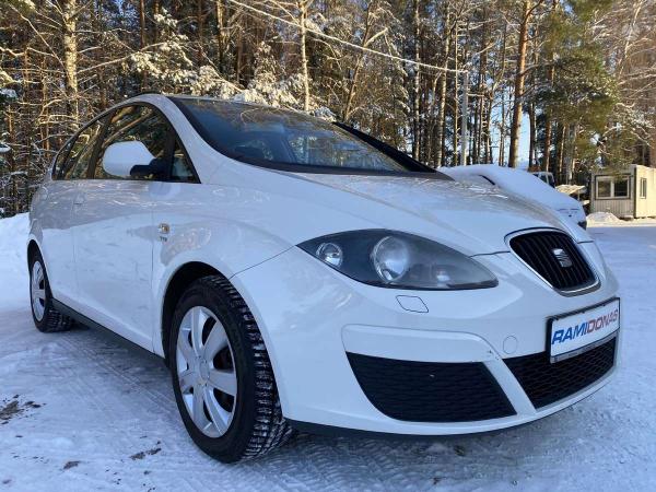 White SEAT Altea XL 2011 in Jonava, with an engine capacity of 1.20 L and mileage of 200 thousand km for 2900 €, photo 1 on AUTOMOTO.COM.LV