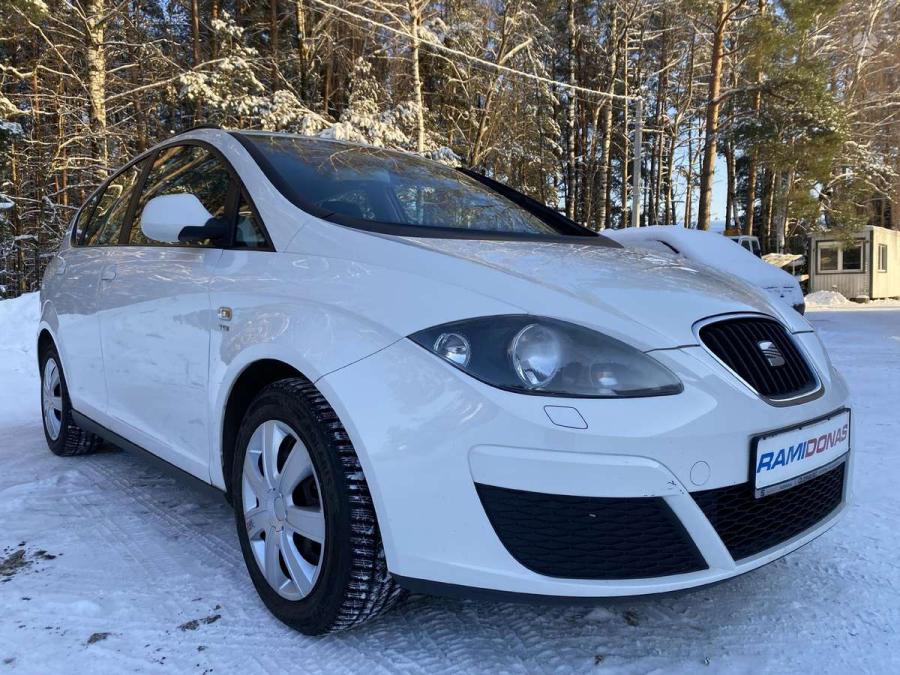 White SEAT Altea XL 2011 in Jonava, with an engine capacity of 1.20 L and mileage of 200 thousand km for 2900 €, photo 1 on AUTOMOTO.COM.LV