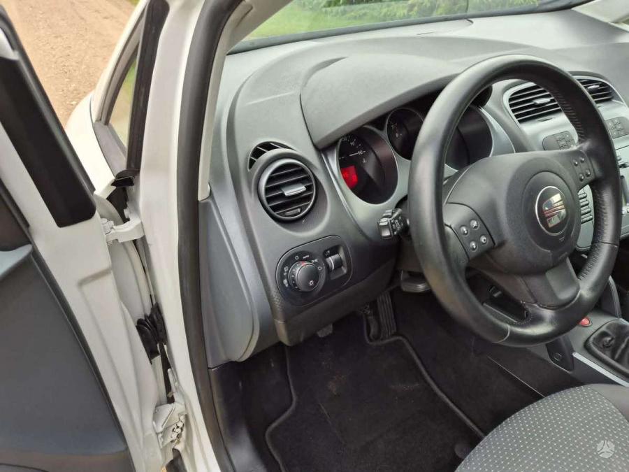 Белый Сеат Altea XL 2009 в Рокишкис, объемом двигателя 1.60 л и пробегом 134 тыс. км за 2750 €, фото 8 на AUTOMOTO.COM.LV