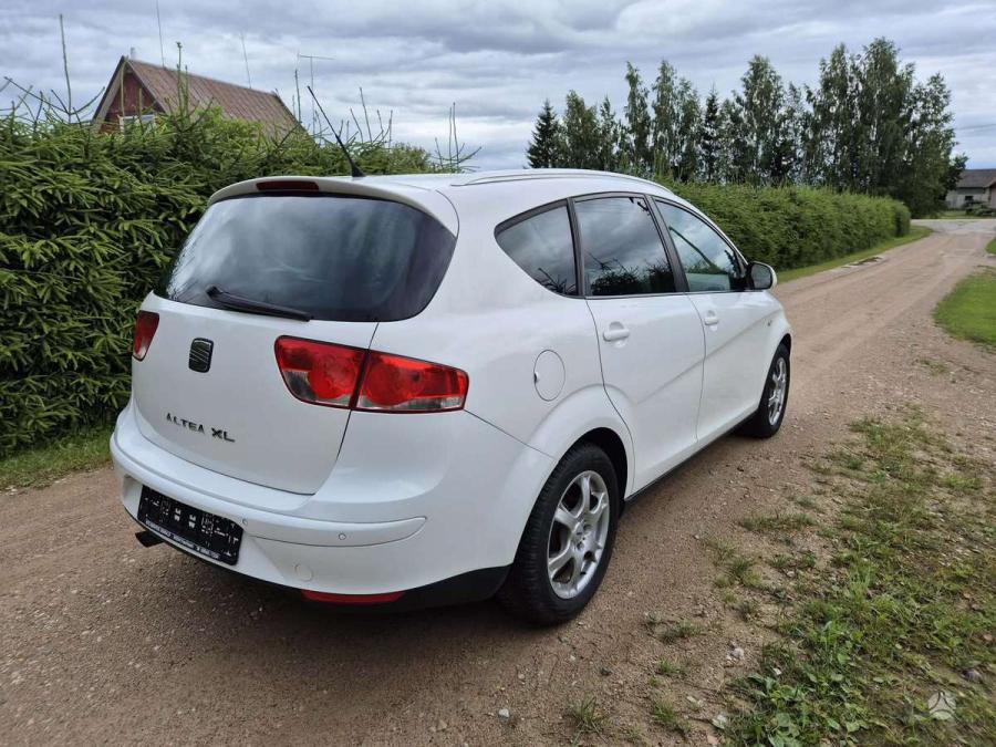 Белый Сеат Altea XL 2009 в Рокишкис, объемом двигателя 1.60 л и пробегом 134 тыс. км за 2750 €, фото 11 на AUTOMOTO.COM.LV