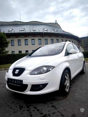 Balts SEAT Altea XL 2009 Kauņa, ar dzinēja tilpumu 1.60 L un nobraukumu 135 tūkst. km par 2950 €, foto  vietnē AUTOMOTO.COM.LV
