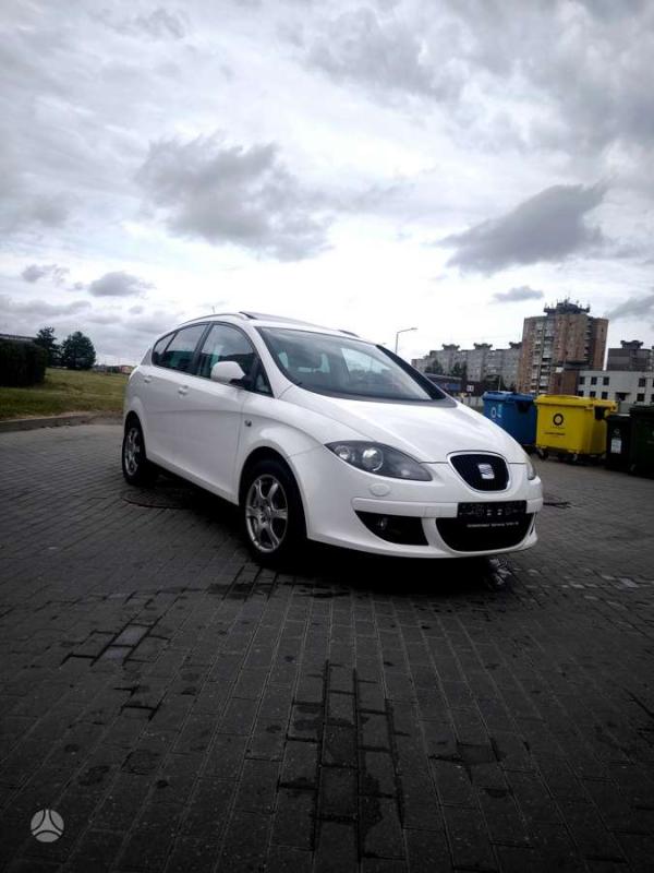 SEAT Altea XL 2009 Kauņa vietnē Balts SEAT Altea XL 2009 Kauņa, ar dzinēja tilpumu 1.60 L un nobraukumu 135 tūkst. km par 2950 €, foto 3 vietnē AUTOMOTO.COM.LV