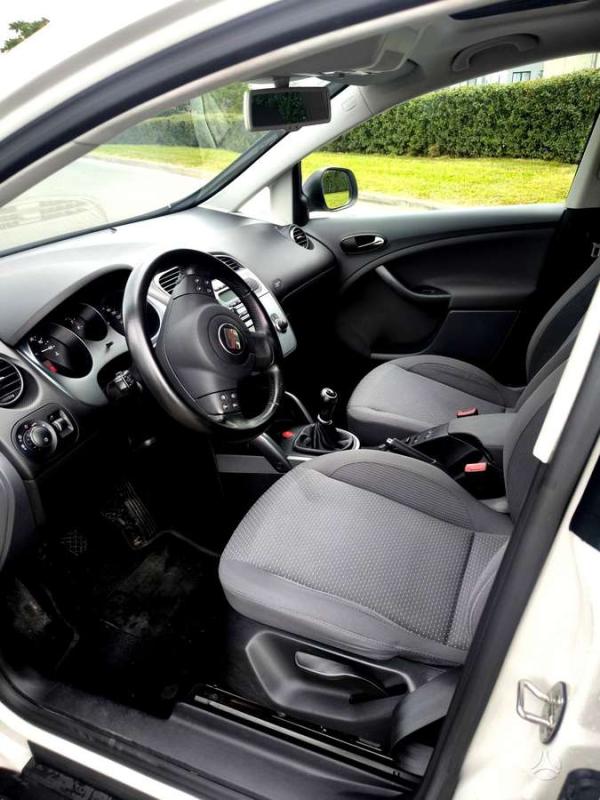 SEAT Altea XL 2009 Kauņa vietnē Balts SEAT Altea XL 2009 Kauņa, ar dzinēja tilpumu 1.60 L un nobraukumu 135 tūkst. km par 2950 €, foto 9 vietnē AUTOMOTO.COM.LV