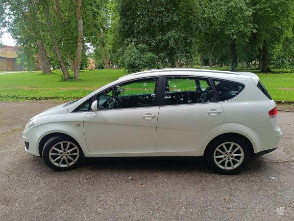 Balts SEAT Altea XL 2010 Šauļi, ar dzinēja tilpumu 1.60 L un nobraukumu 247 tūkst. km par 2200 €, foto 5 vietnē AUTOMOTO.COM.LV