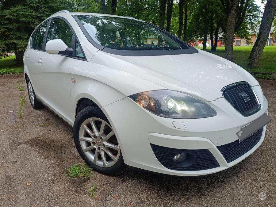 Balts SEAT Altea XL 2010 Šauļi, ar dzinēja tilpumu 1.60 L un nobraukumu 247 tūkst. km par 2200 €, foto 1 vietnē AUTOMOTO.COM.LV