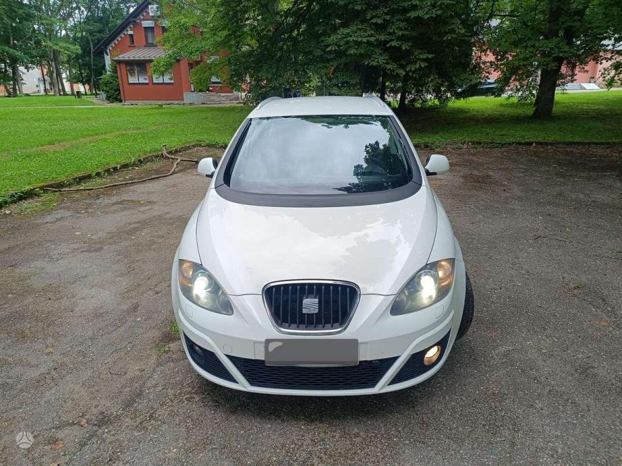 Balts SEAT Altea XL 2010 Šauļi, ar dzinēja tilpumu 1.60 L un nobraukumu 247 tūkst. km par 2200 €, foto 4 vietnē AUTOMOTO.COM.LV