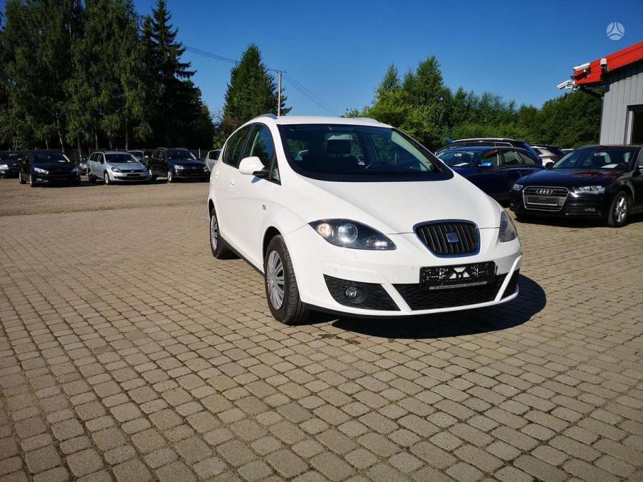 Balts SEAT Altea XL 2011 Radviliškis, ar dzinēja tilpumu 1.60 L un nobraukumu 237 tūkst. km par 3550 €, foto 5 vietnē AUTOMOTO.COM.LV