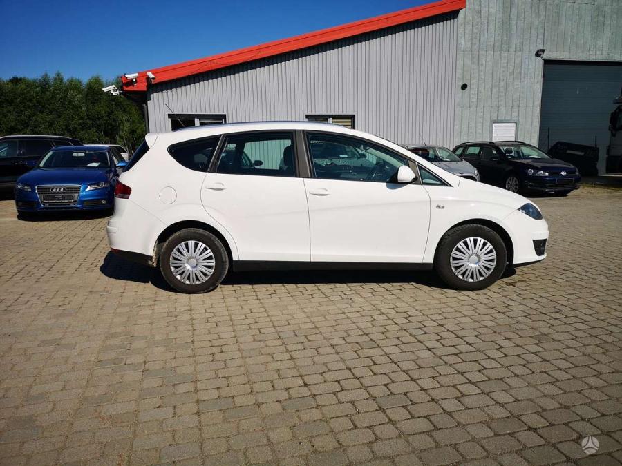 Balts SEAT Altea XL 2011 Radviliškis, ar dzinēja tilpumu 1.60 L un nobraukumu 237 tūkst. km par 3550 €, foto 6 vietnē AUTOMOTO.COM.LV