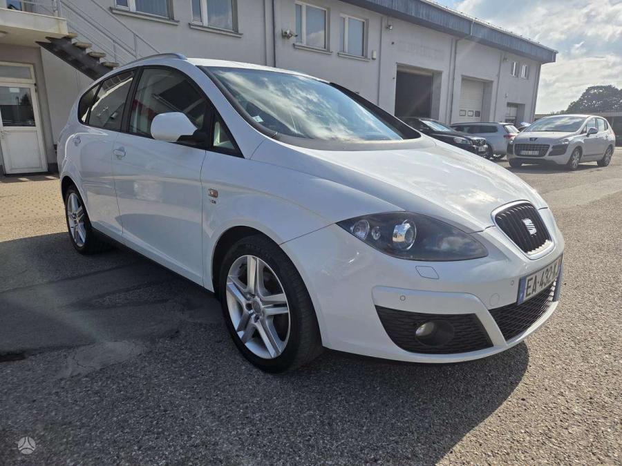 Balts SEAT Altea XL 2012 Marijampole, ar dzinēja tilpumu 1.97 L un nobraukumu 262 tūkst. km par 3699 €, foto 4 vietnē AUTOMOTO.COM.LV