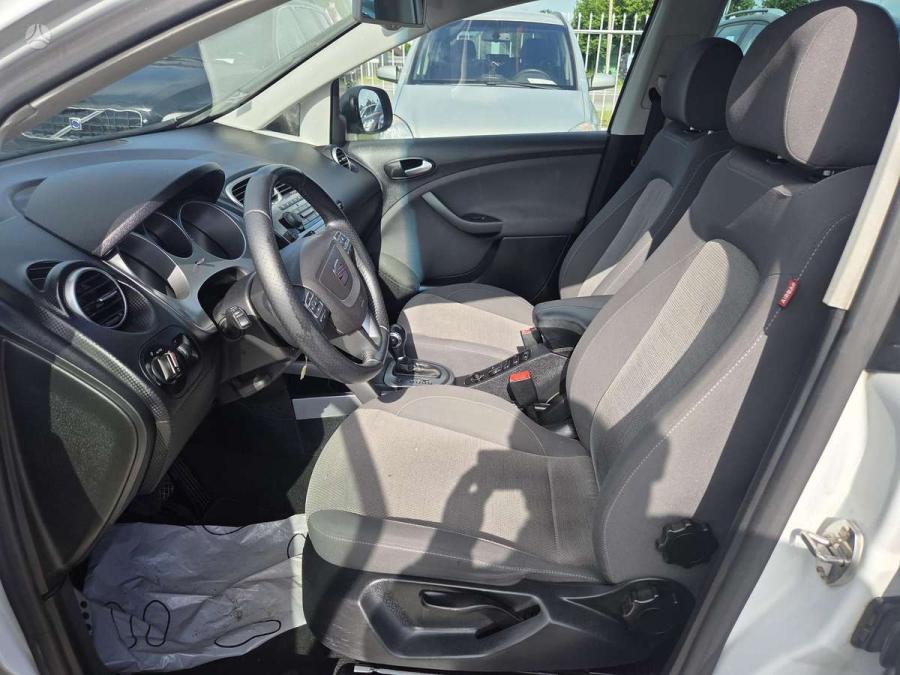 Balts SEAT Altea XL 2012 Marijampole, ar dzinēja tilpumu 1.97 L un nobraukumu 262 tūkst. km par 3699 €, foto 12 vietnē AUTOMOTO.COM.LV