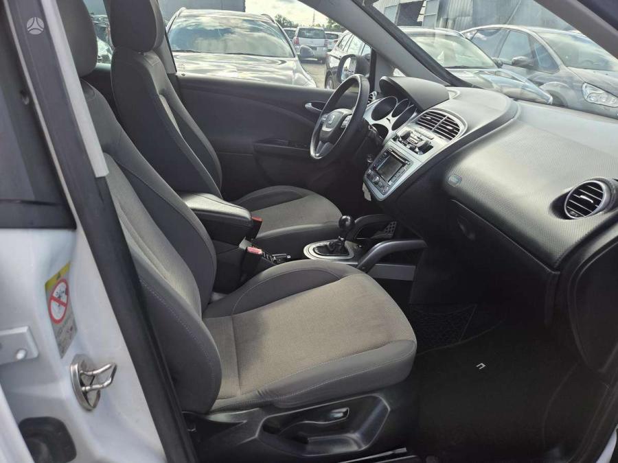 Balts SEAT Altea XL 2012 Marijampole, ar dzinēja tilpumu 1.97 L un nobraukumu 262 tūkst. km par 3699 €, foto 14 vietnē AUTOMOTO.COM.LV