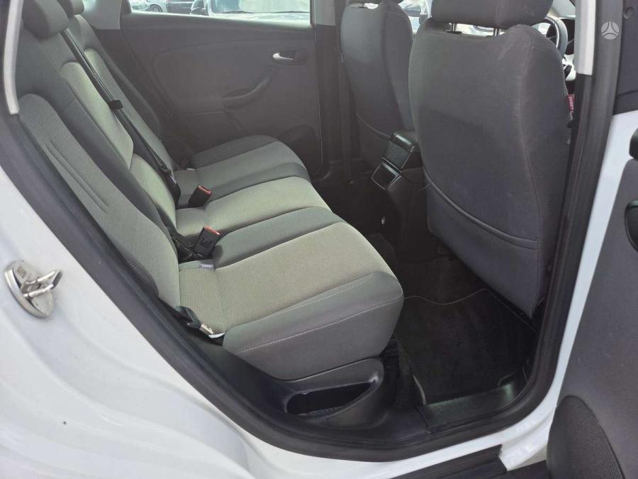 Balts SEAT Altea XL 2012 Marijampole, ar dzinēja tilpumu 1.97 L un nobraukumu 262 tūkst. km par 3699 €, foto 15 vietnē AUTOMOTO.COM.LV