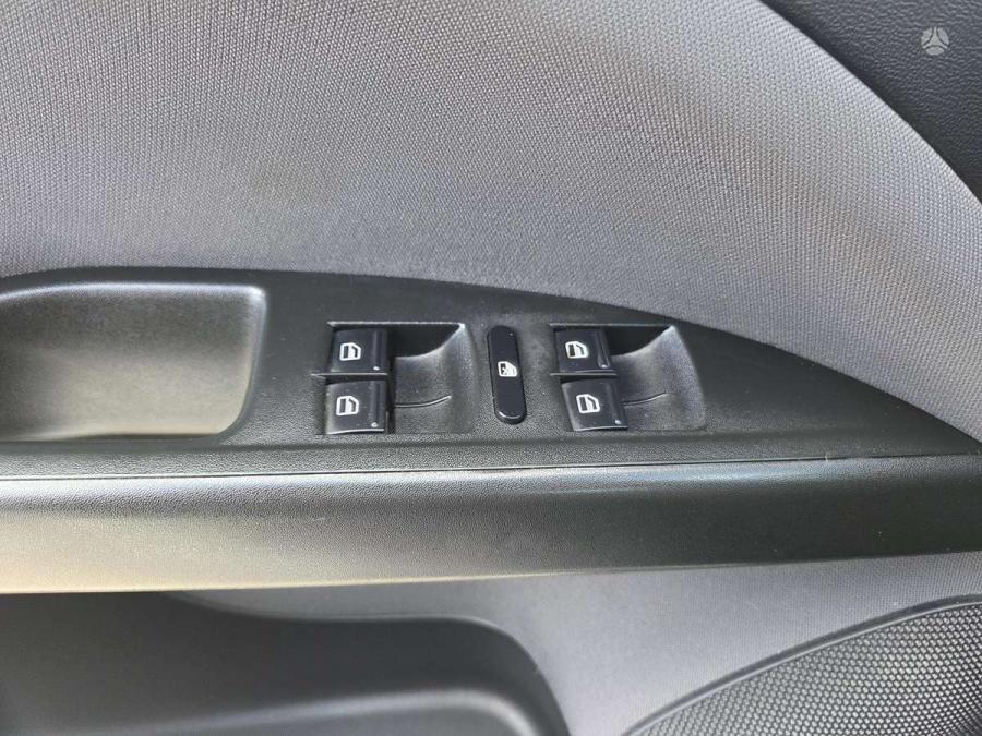 Balts SEAT Altea XL 2012 Marijampole, ar dzinēja tilpumu 1.97 L un nobraukumu 262 tūkst. km par 3699 €, foto 19 vietnē AUTOMOTO.COM.LV