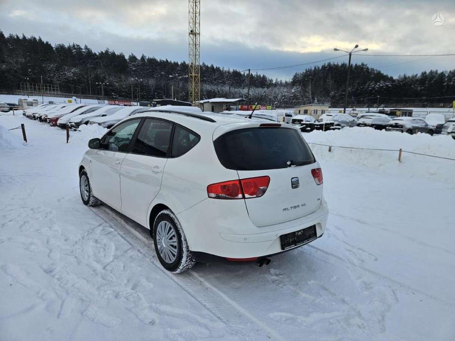 Balts SEAT Altea XL 2015 Viļņa, ar dzinēja tilpumu 2.00 L un nobraukumu 251 tūkst. km par 4600 €, foto 3 vietnē AUTOMOTO.COM.LV