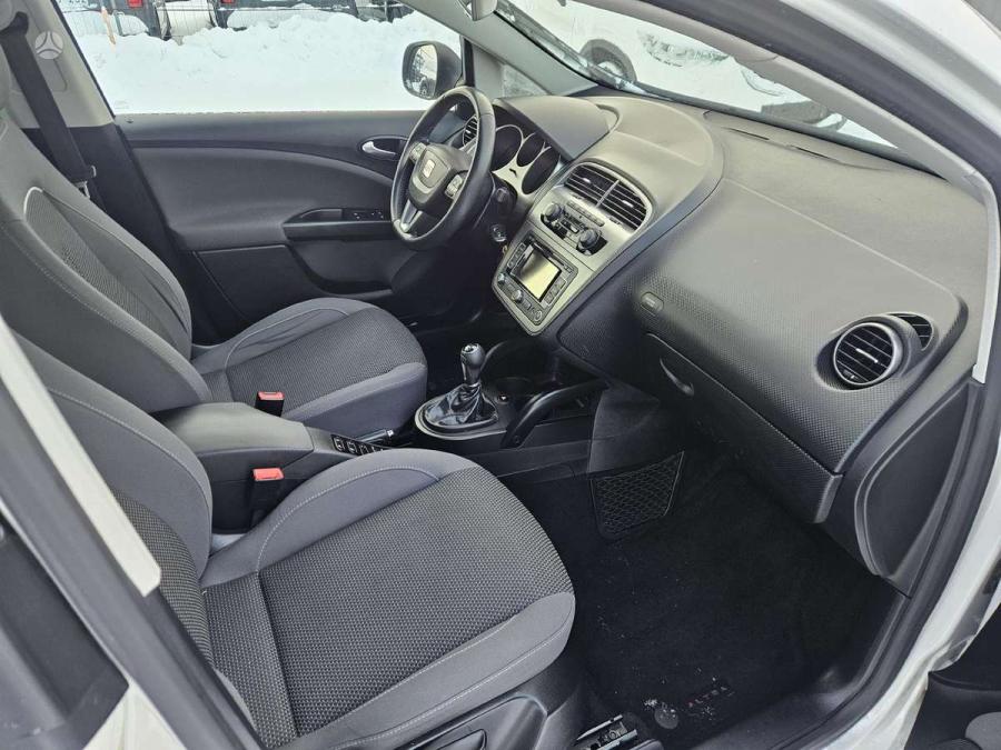 Balts SEAT Altea XL 2015 Viļņa, ar dzinēja tilpumu 2.00 L un nobraukumu 251 tūkst. km par 4600 €, foto 8 vietnē AUTOMOTO.COM.LV