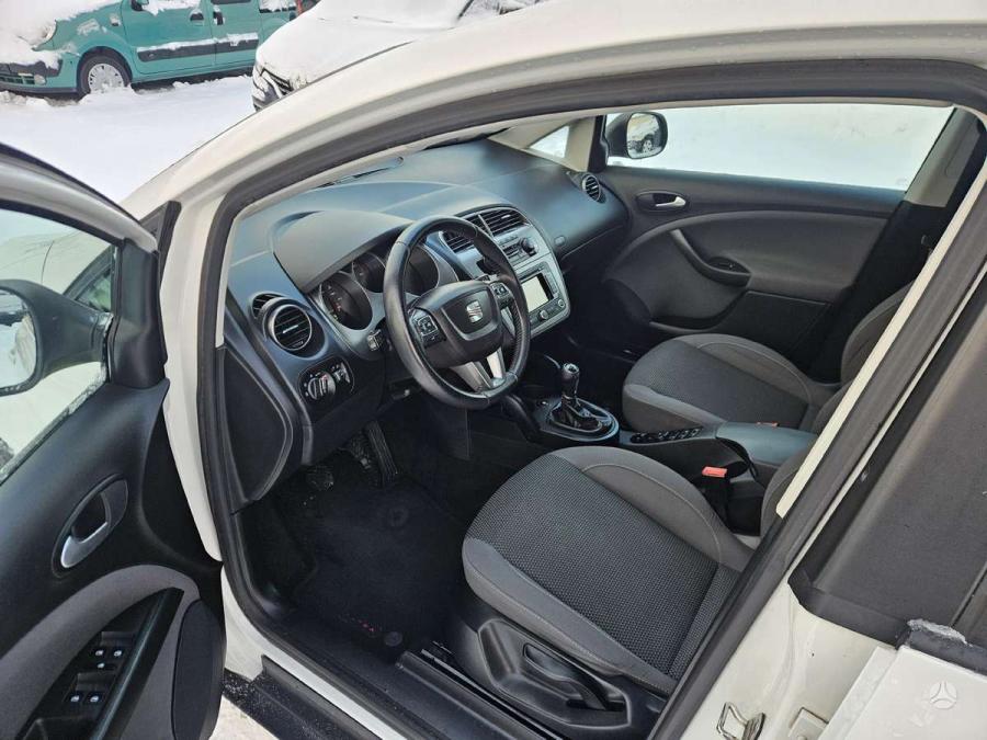 Balts SEAT Altea XL 2015 Viļņa, ar dzinēja tilpumu 2.00 L un nobraukumu 251 tūkst. km par 4600 €, foto 9 vietnē AUTOMOTO.COM.LV