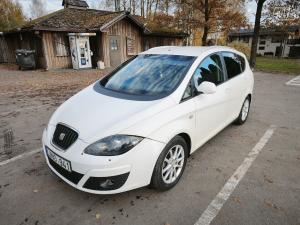 Белый Сеат Altea XL 2010 в Кайшядорис, объемом двигателя 2.00 л и пробегом 318 тыс. км за 1700 €, фото  на AUTOMOTO.COM.LV
