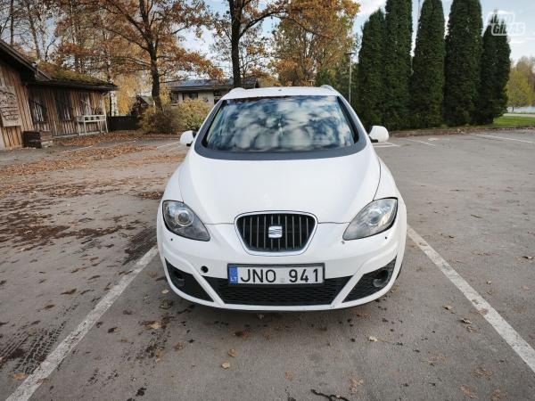 Balts SEAT Altea XL 2010 Kaišiadorys, ar dzinēja tilpumu 2.00 L un nobraukumu 318 tūkst. km par 1700 €, foto 3 vietnē AUTOMOTO.COM.LV