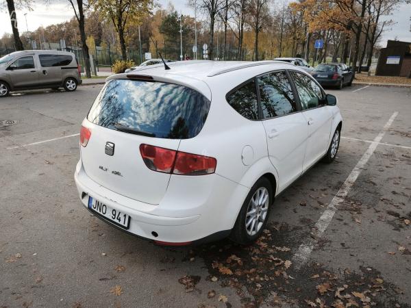 Balts SEAT Altea XL 2010 Kaišiadorys, ar dzinēja tilpumu 2.00 L un nobraukumu 318 tūkst. km par 1700 €, foto 5 vietnē AUTOMOTO.COM.LV