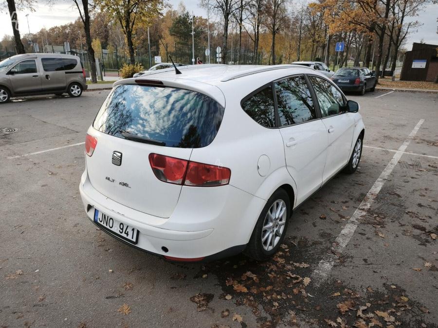 Белый Сеат Altea XL 2010 в Кайшядорис, объемом двигателя 2.00 л и пробегом 318 тыс. км за 1700 €, фото 5 на AUTOMOTO.COM.LV