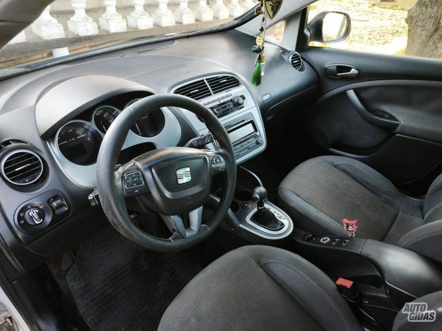 Белый Сеат Altea XL 2010 в Кайшядорис, объемом двигателя 2.00 л и пробегом 318 тыс. км за 1700 €, фото 7 на AUTOMOTO.COM.LV