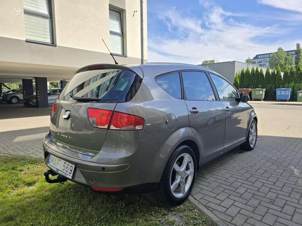Yellow SEAT Altea XL 2007 in Kaunas, with an engine capacity of 1.97 L and mileage of 245 thousand km for 2750 €, photo 4 on AUTOMOTO.COM.LV