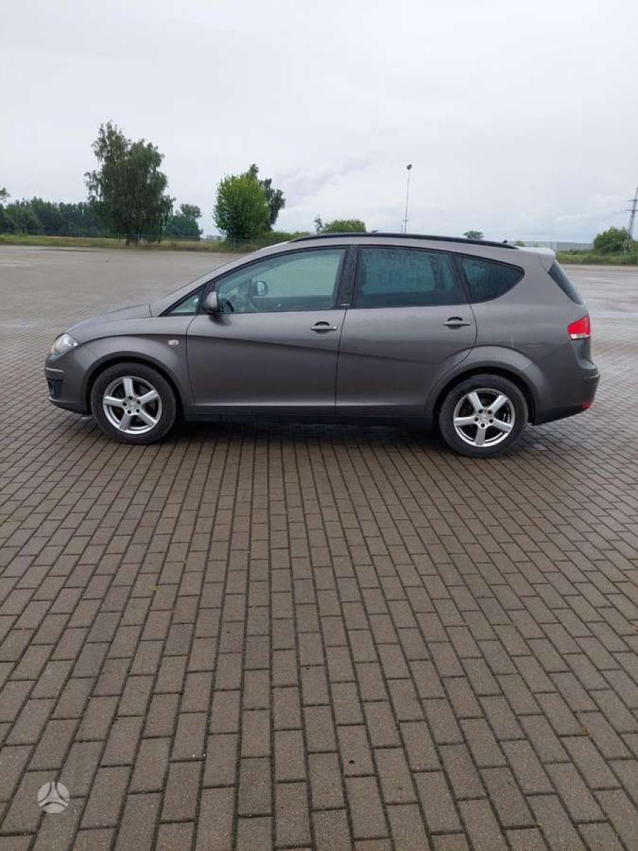 Dzeltens SEAT Altea XL 2015 Marijampole, ar dzinēja tilpumu 1.60 L un nobraukumu 245 tūkst. km par 3750 €, foto 4 vietnē AUTOMOTO.COM.LV