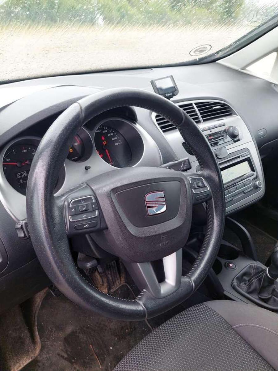 Dzeltens SEAT Altea XL 2015 Marijampole, ar dzinēja tilpumu 1.60 L un nobraukumu 245 tūkst. km par 3750 €, foto 13 vietnē AUTOMOTO.COM.LV