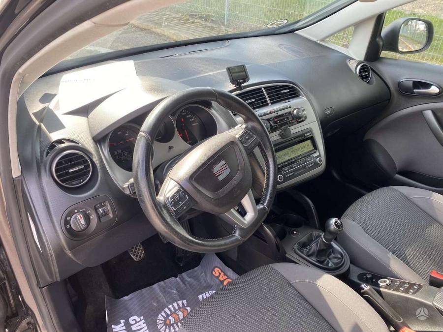 Dzeltens SEAT Altea XL 2015 Marijampole, ar dzinēja tilpumu 1.60 L un nobraukumu 245 tūkst. km par 3800 €, foto 13 vietnē AUTOMOTO.COM.LV