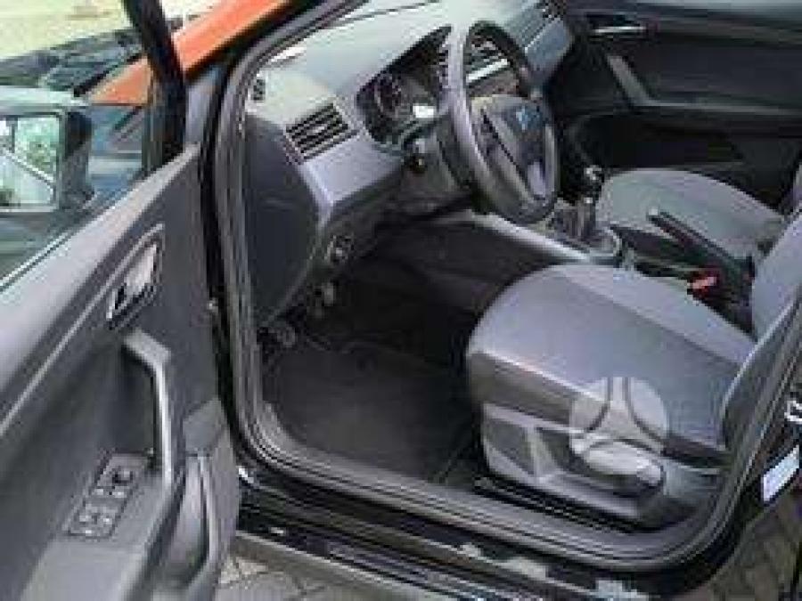 Black SEAT Arona 2018 in Siauliai, with an engine capacity of 1.00 L and mileage of 195 thousand km for 8950 €, photo 12 on AUTOMOTO.COM.LV