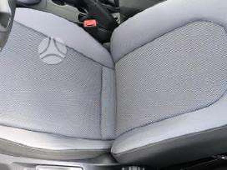 Black SEAT Arona 2018 in Siauliai, with an engine capacity of 1.00 L and mileage of 195 thousand km for 8950 €, photo 14 on AUTOMOTO.COM.LV