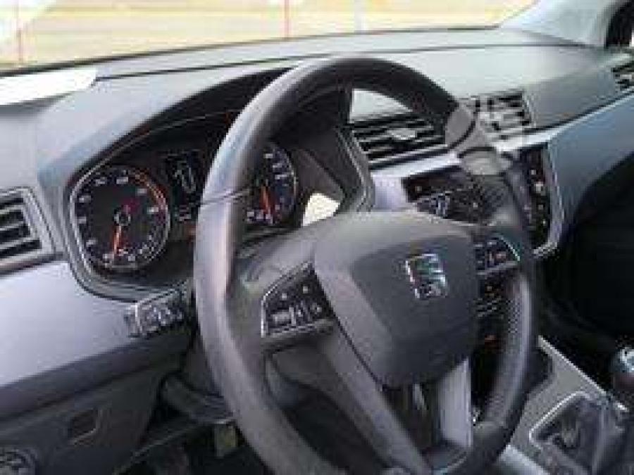 Black SEAT Arona 2018 in Siauliai, with an engine capacity of 1.00 L and mileage of 195 thousand km for 8950 €, photo 17 on AUTOMOTO.COM.LV