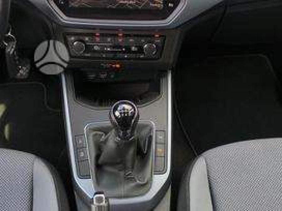 Black SEAT Arona 2018 in Siauliai, with an engine capacity of 1.00 L and mileage of 195 thousand km for 8950 €, photo 20 on AUTOMOTO.COM.LV