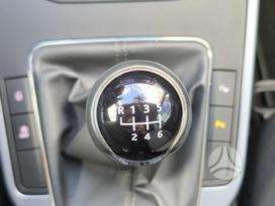 Black SEAT Arona 2018 in Siauliai, with an engine capacity of 1.00 L and mileage of 195 thousand km for 8950 €, photo 21 on AUTOMOTO.COM.LV